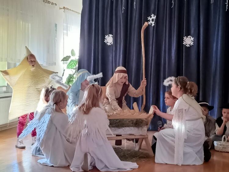 Z KOLĘDĄ W ŚRODOWISKOWYM DOMU SAMOPOMOCY - SP2 Myślibórz